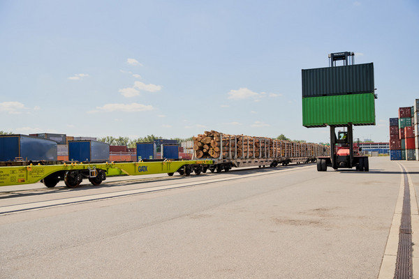 GATX Railcar Availability: New freight railcar investments | Railway ...