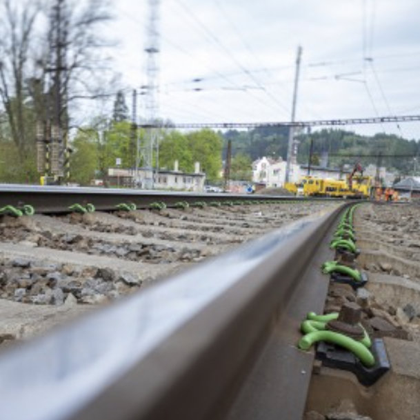 The new M-Generation of Vossloh tension clamps withstands the toughest ...