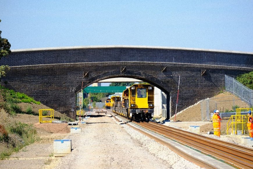 East West Rail Alliance brings long welded rail train out of retirement ...