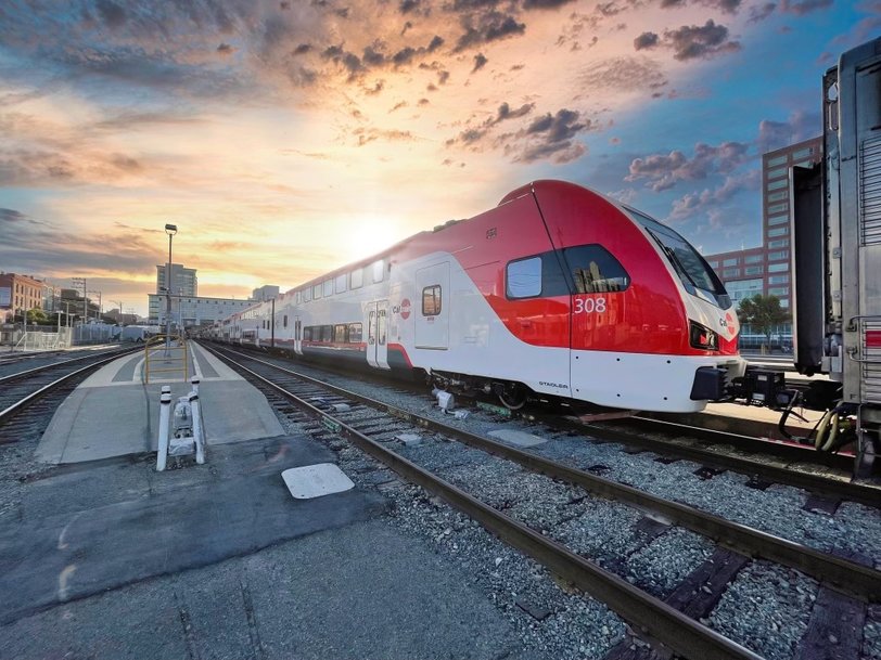 Electric Trains Running on Caltrain Corridor for the First Time in 160 ...