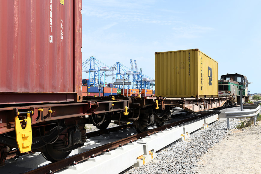 INSTALLATION OF AN INNOVATIVE RAILWAY TRACK DESIGNED BY SYSTRA IN THE ...