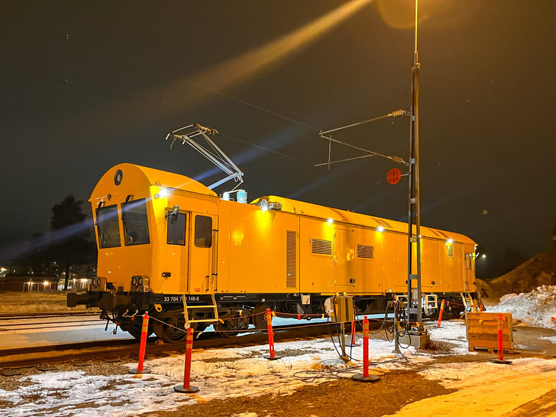 Test driving of the next-generation MPV | Railway International